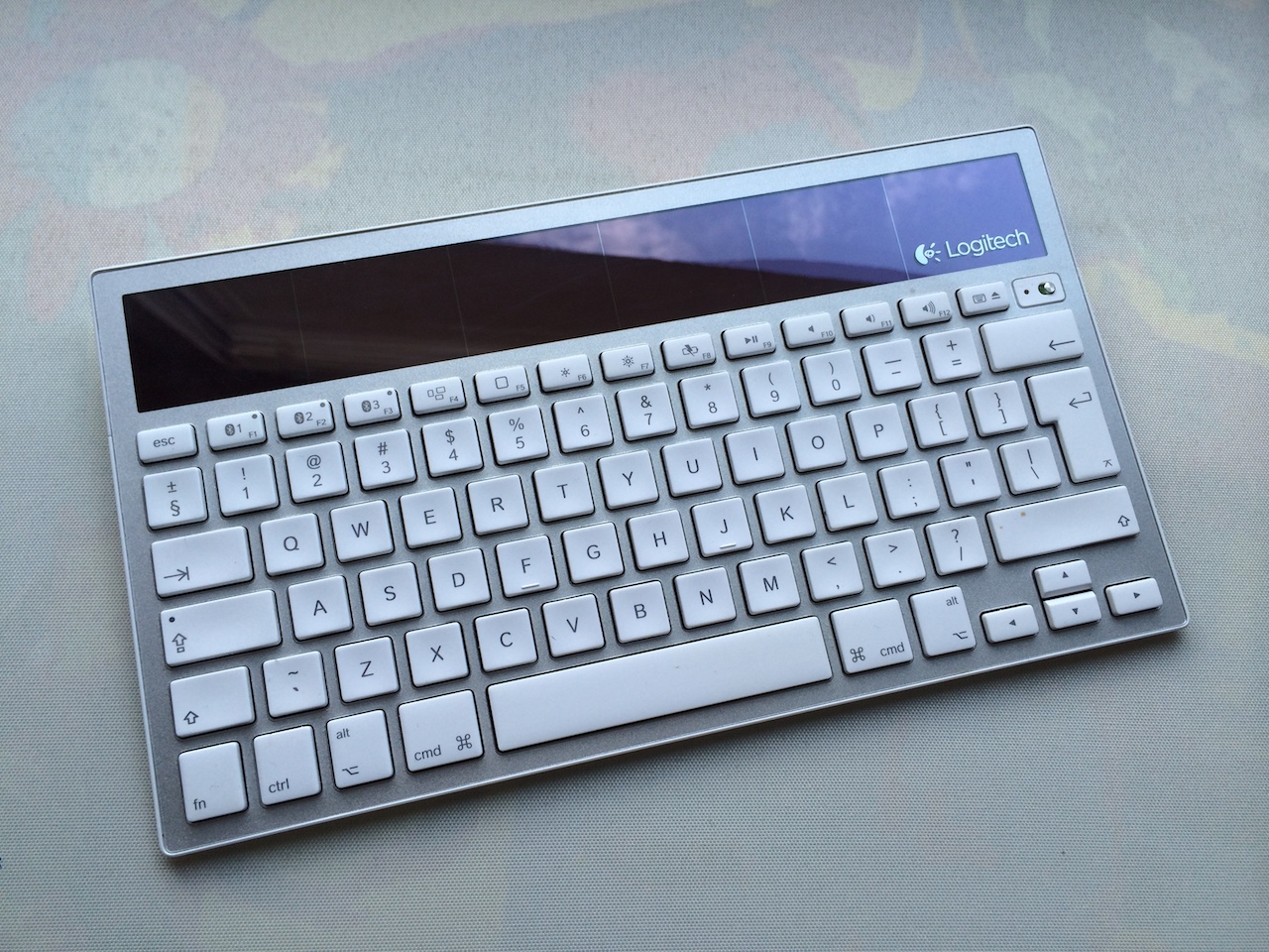 Klawiatura Logitech K760, czyli akcesoria do Maka wcale nie muszą być ...